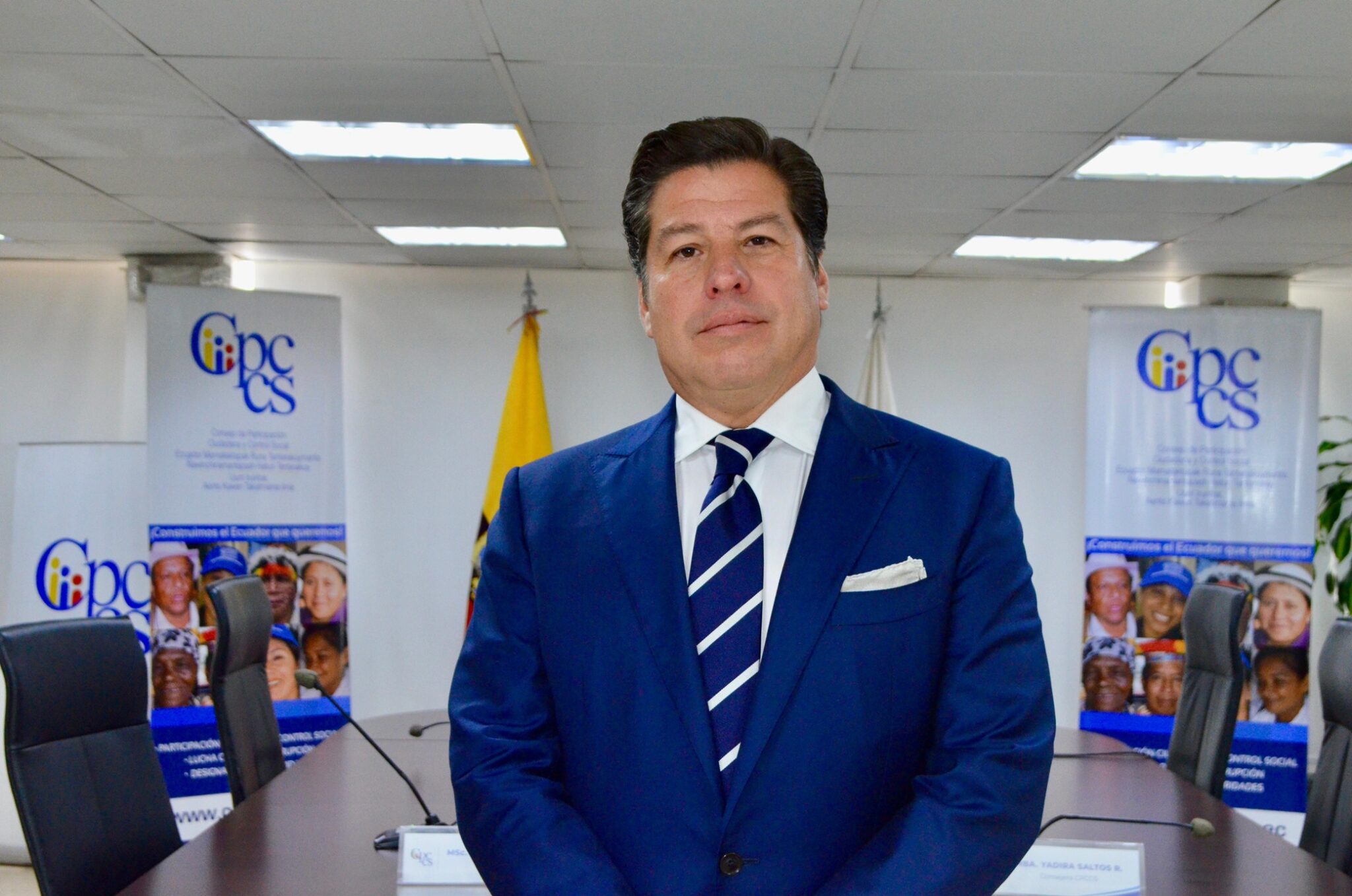 En Guayaquil, el CPCCS designa a Luis Cabezas-Klaere como ...